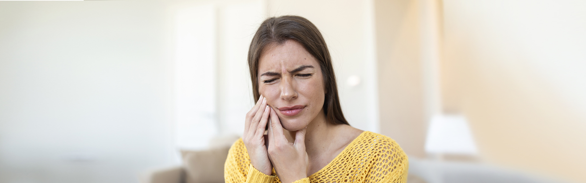 Loose Tooth Pain in Adults: When Should You See a Dentist?